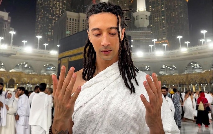Ghali si fa fotografare alla Mecca, Instagram in tilt. Lo scatto nel ...