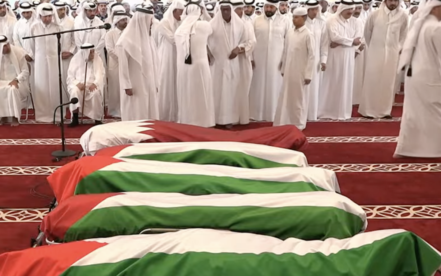 CERIMONIE | L’emiro del Qatar partecipa al funerale dei membri di Hamas ...